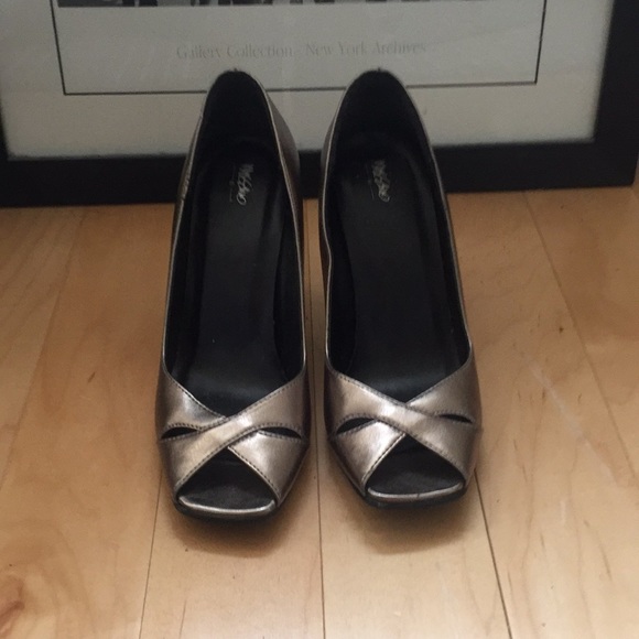 Mossimo Supply Co. | Shoes | Mossimo Metallic Peep Toe Heels | Poshmark